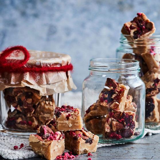 Täytetty sitruuna-oliiviöljykakku - Dansukker