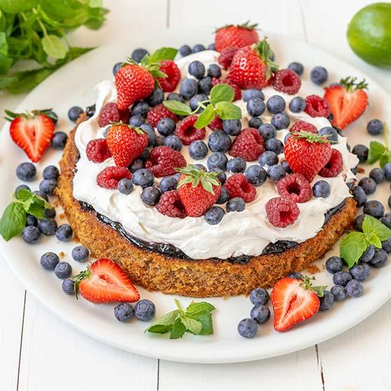 Munaton, maidoton, gluteeniton täytekakku - Dansukker